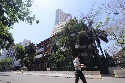 Sensex Tanks Over 1000 In Early Trade Nifty Tests 9000 Level