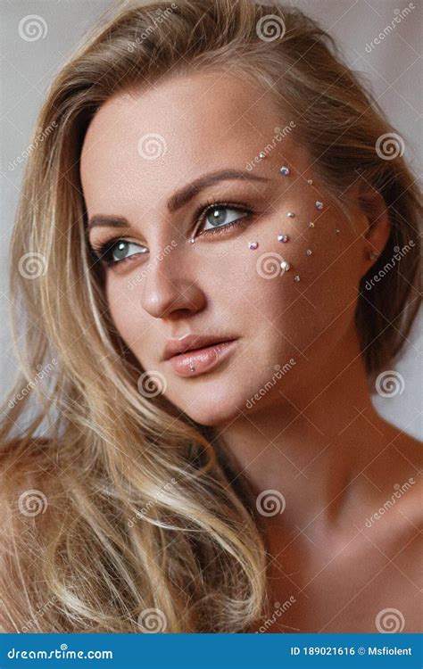 Natural Makeup For Green Eyes And Brown Hair