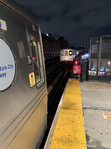Lots Of Delays On The Astoria Line Today… R Nycrail
