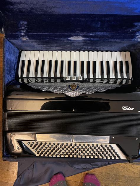 Can You Help Me Identify The Maker And Model Of This Accordion Thank