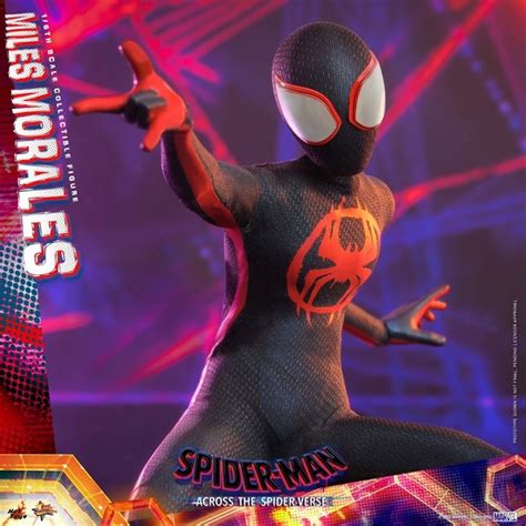 Майлз Моралес от Hot Toys по мультфильму Человек Паук Паутина Вселенных