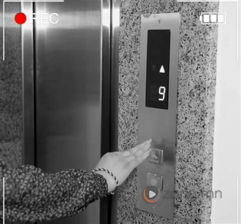 Лифтний товчлуурыг зөв дарж хэвшье