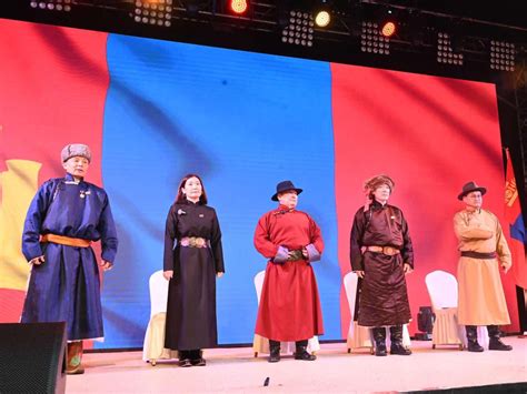 Х Баттулга Л Мөнхбаясгалан Ө Шижир нарын гишүүд “Байгалийн баялгийг иргэн бүрд” сэдвээр