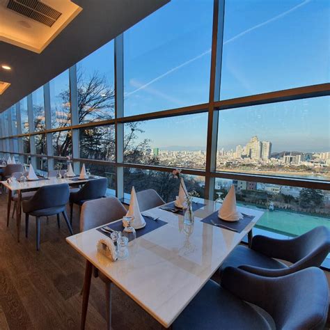 실시간대구 내일 저녁 수성못에 오픈한다는 어나더레벨 뷔페 수성호텔 포시즌스 일단 뷔페뷰가