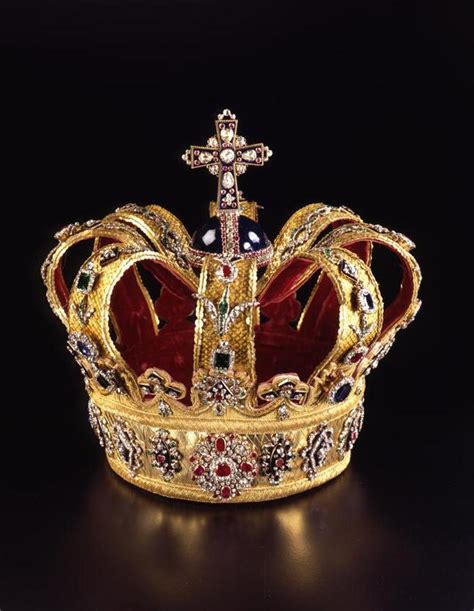 Official And Historic Crowns Of The World And Their Locations Italy 37