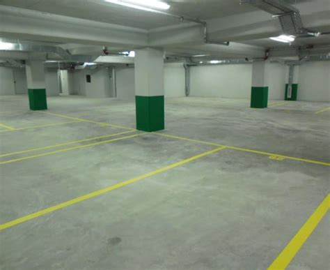 ΕΜΠΟΡΙΚΟ ΚΕΝΤΡΟ ΜΑΡΟΥΣΙ ΒΑΓΕΝΑΣ