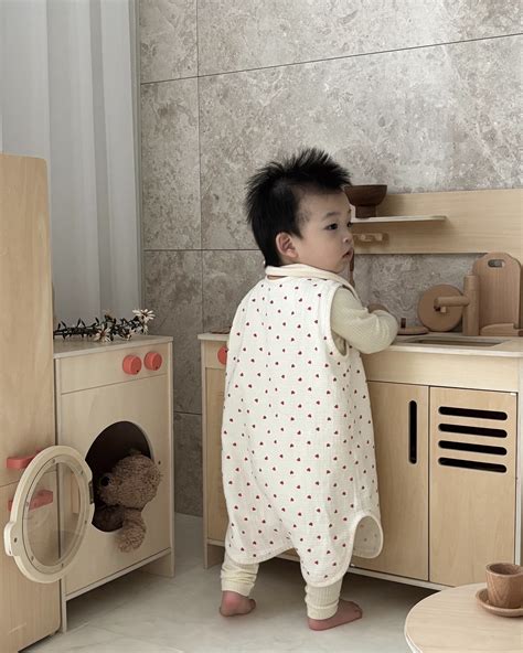 서우맘 육아기록 아기방꾸미기 집꾸미기 제품제공 피에고 우디 주방놀이세트 서우네에 감성가득한 원목 주방놀이세트가 생겼어요🤎 이렇게 둘까 저렇게 둘까 행복한