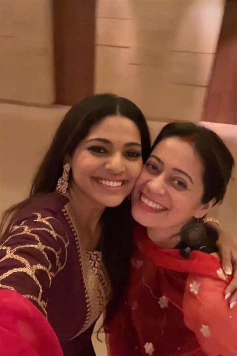 Gauri Deshmukh Mahajani Fashion Crown Jewelry Jewelry