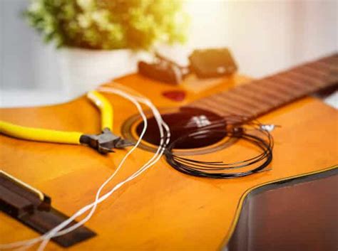 Como trocar as cordas do violão de forma ágil e prática