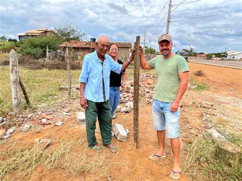 Moradores de São Sebastião contestam versão da Prefeitura sobre demolição de obra e questionam