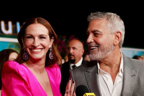 Julia Roberts Is Ravishing In A Hot Pink Gown At Film Premiere With