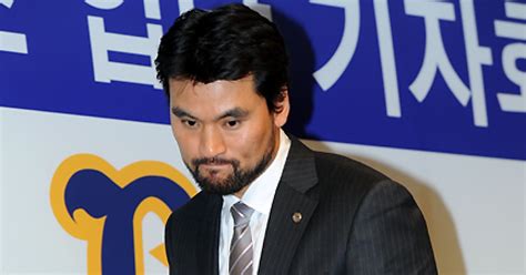 Md포토 박찬호 일본 오릭스 버팔로스 입단 기자회견