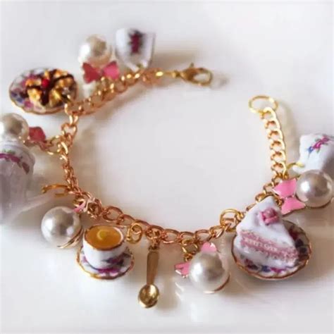 수입작가님들의 핸드메이드아이들로 하나하나 섬세한 수작업 팔찌 ️ 팔찌핸드메이드수작업수공예예약 On Bunjang Global Site