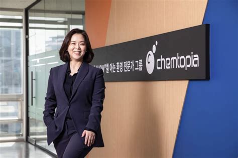폭염 속 사업장 안전 책임진다켐토피아 스마트밴드로 해결 아시아경제