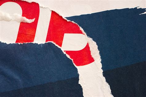 오래 된 찢어진 빈 찢어진 된 종이 구겨진 된 포스터 그런 지 텍스처 배경 플래카드 스톡 0명에 대한 스톡 사진 및 기타 이미지 0명 간판 개념 Istock