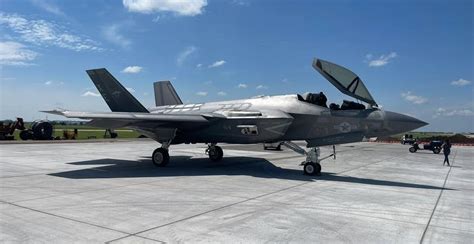 Us Navy F 35c Lightning Ii Fifth Generation Fighter Made A Pit Stop At