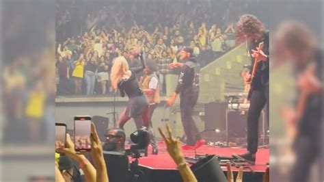 Video Steph Curry Sings On Stage With Paramore As Usa