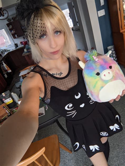 Lil Alternative Princess And Her Rainbow Squishy 🌈🖤 Scrolller
