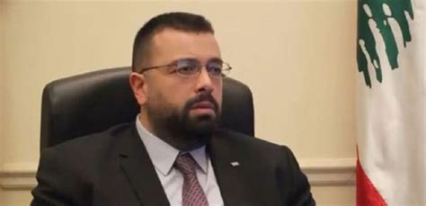 أحمد الحريري يبارك للشعب السوري الصفحة الاولى من كتاب الحرية