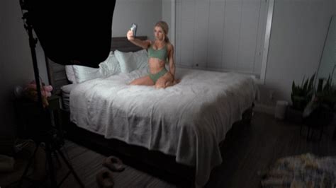 Influencer Handjob And Ballbust Sofiastudios Clips Sale Com