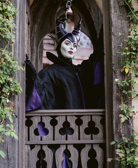 Maleficent Disneyland Maleficent Disney Princess Cosplay Disney Maleficent