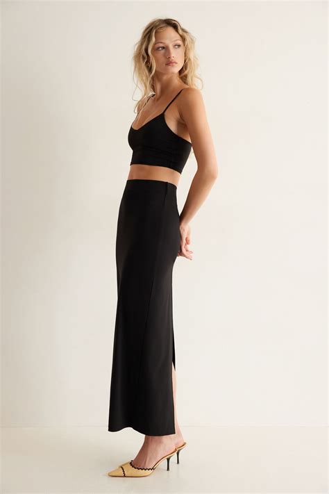 Arya Sculpt Maxi Skirt Black Dynamite