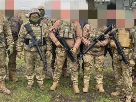 Криворізькі волонтери оголосили збір на авто для військових Читайте на Ukr Net