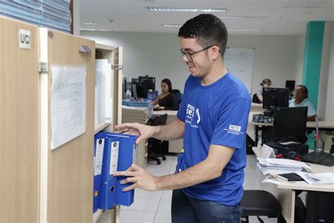 Mais de 60 vagas de estágio remunerado estão disponíveis em quatro