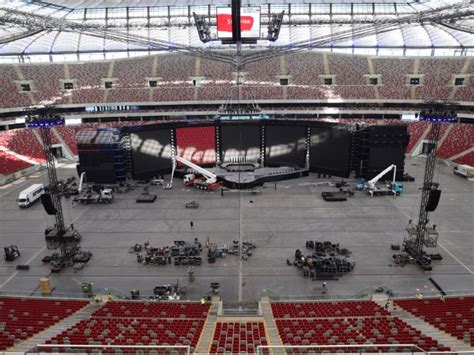 PGE Narodowy powstaje scena na koncert Solidarni z Białorusią