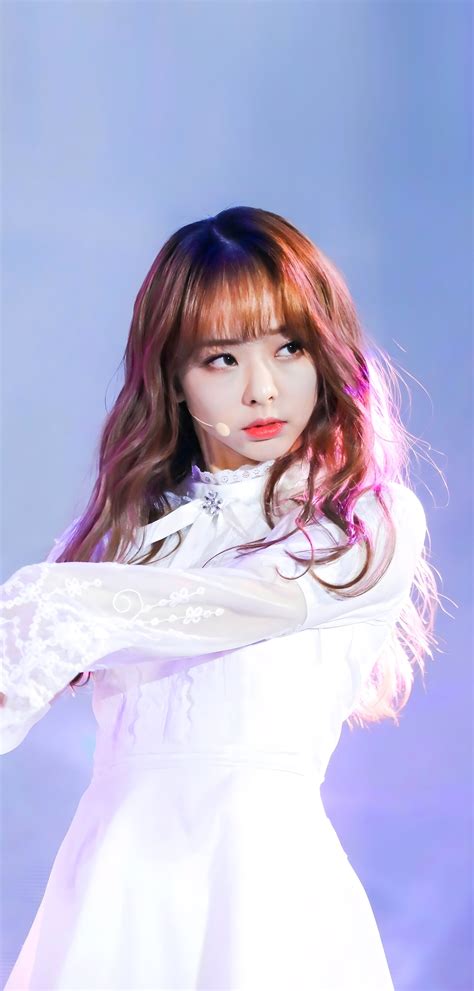 Loona Wallpapers On Twitter Loonatheworld 이달의소녀 Loona Hyunjin