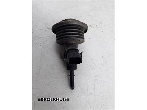 Adblue Injector Renault Trafic 1 6 DCi 125 Twin Turbo 04440210452