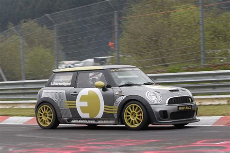 Foto Skh Prinz Leopold Von Bayern Mini E Race NÃ¼rburgring