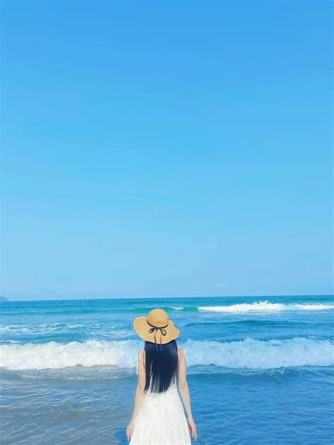 Bỏng Mắt Với 2 Cô Gái Miền Tây Trắng Ngần Mặc Bikini Xuyên Thấu Vườn