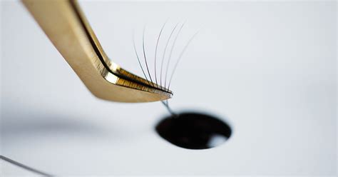 What Are Heat Bonded Eyelash Extensions