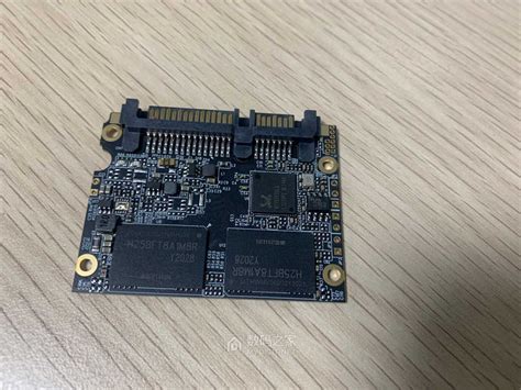 拆个东家的移速128g Ssd（rts5733h25bft8a1m8r） Ssd存储技术 数码之家
