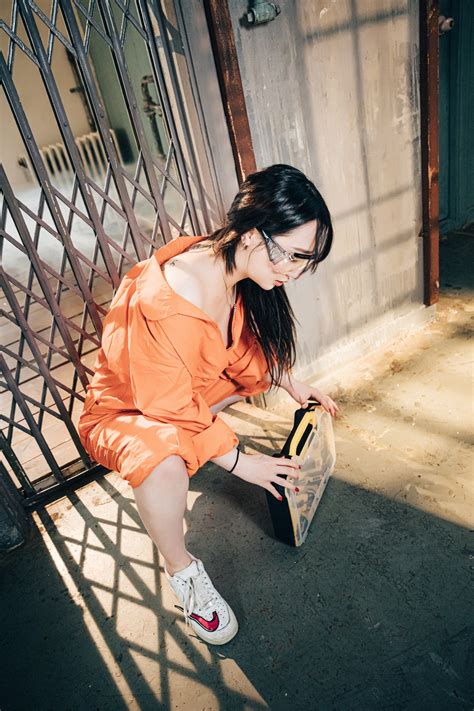 Loozy Son Ye Eun 손예은 Where Are My Tools 微图坊