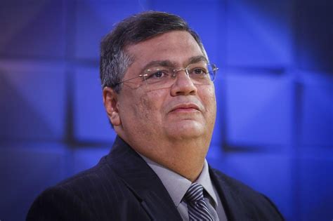 Por aprovação no STF Flávio Dino procura senadores e marca reunião