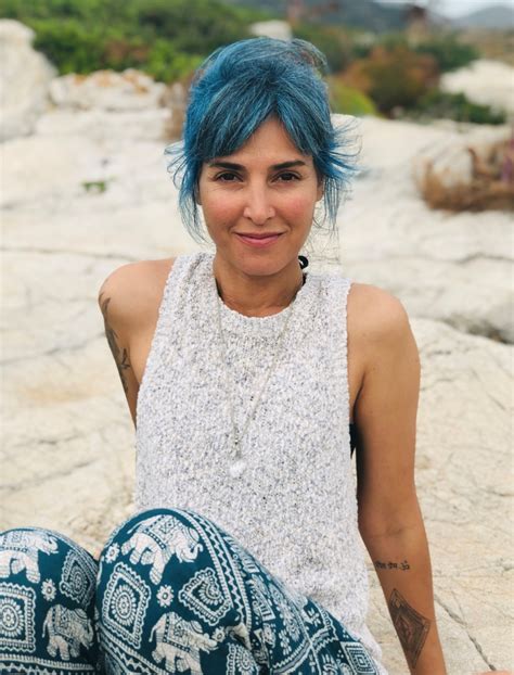 Read Ayseguls Inspiring Gray Hair Transition Story