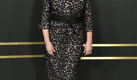 Elizabeth Perkins Net Worth In 2023 Wiki Age Weight And Height