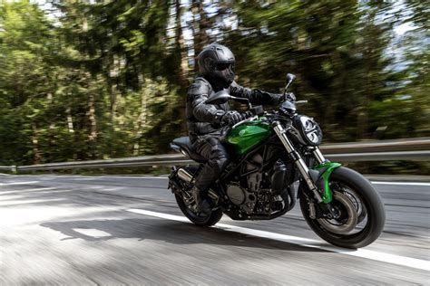 752S Sport Naked Benelli Motorcycles Australia