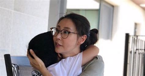 성현아 아들 품에 안고 행복한 미소 모든 걱정 제로였던 순간