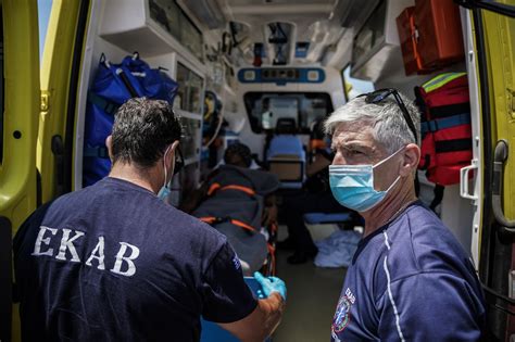 Θεσσαλονίκη Σοκαριστικό τροχαίο με δύο τραυματίες στη Θέρμη Debater