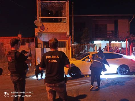 Três Homens São Mortos A Tiros Em Frente A Uma Residência Em Canoas Abc