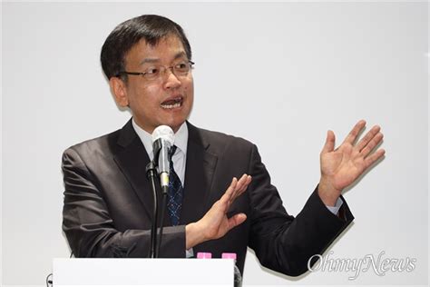 질문에 답변하는 최상목 경제부총리 후보자 오마이포토