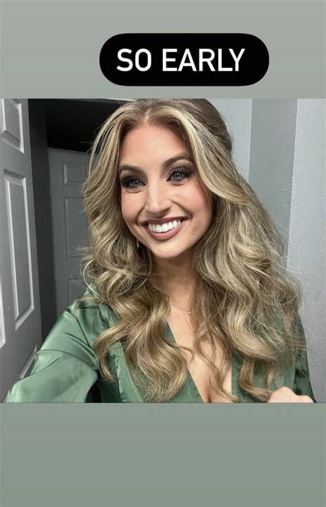 Stephanie Mead FOX 2 Detroit Sexy