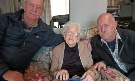 Ouma San Het Mylpaal Van 103 Jaar Behaal Volkskrag Nuus