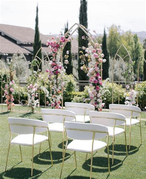 Ghim của Sam Tobin trên Wedding design Ngoài trời