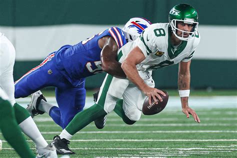 Jets Aaron Rodgers Walking Briskly Without Cart After Injury