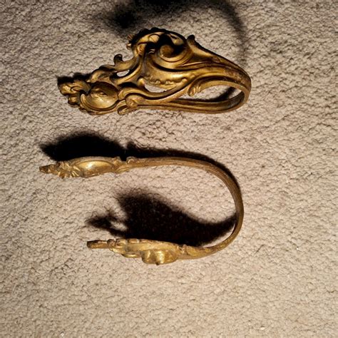 Paire d anciennes embrasses en bronze Doré Métal Vendu