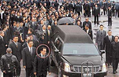 竹联帮主陈启礼出殡 周杰伦 向华强出席 耗资两千万